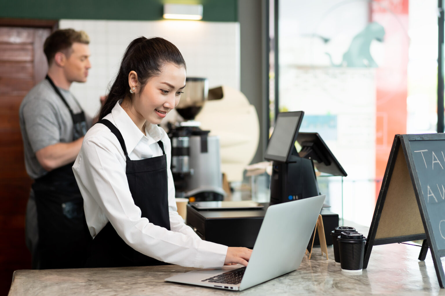 4 New Restaurant Technology Trends to Watch in 2023